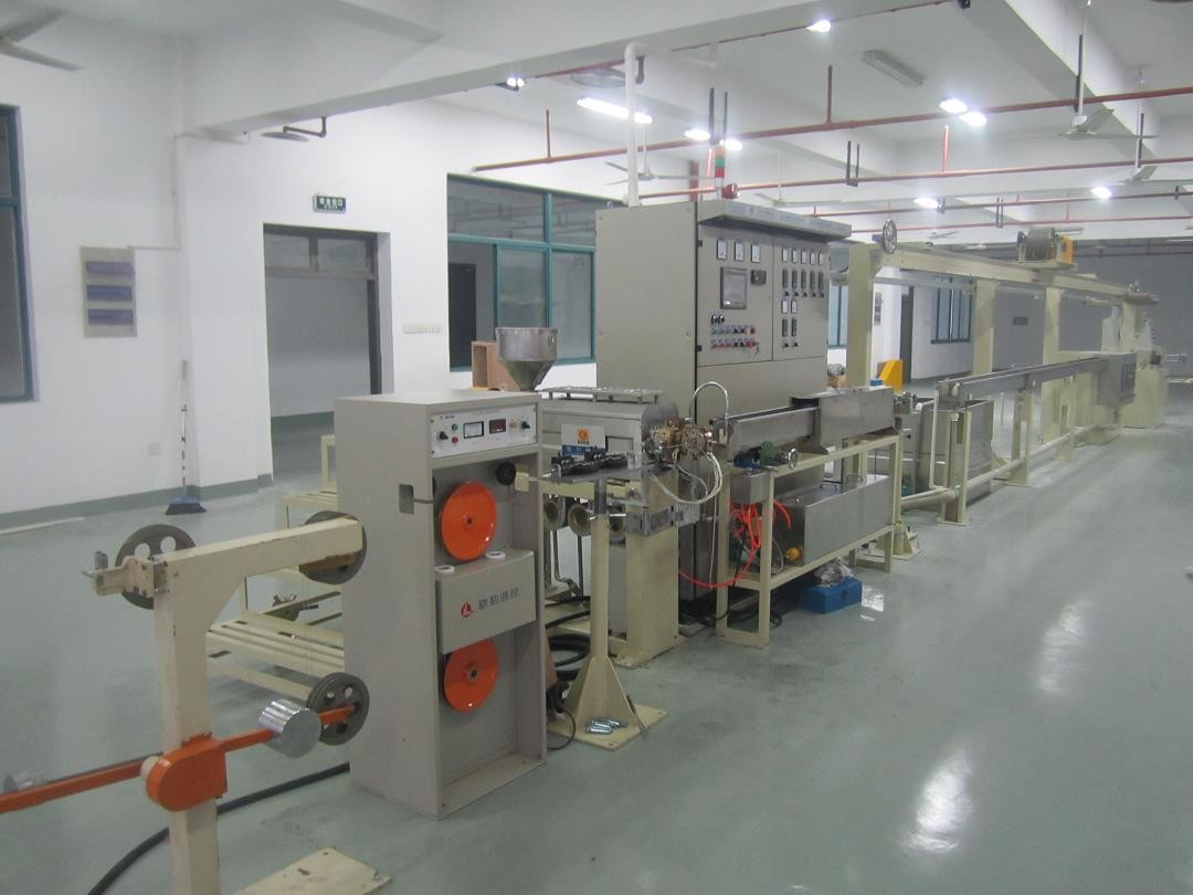PVC FEP FPA ETFE material extruder cable wire extrusion machine