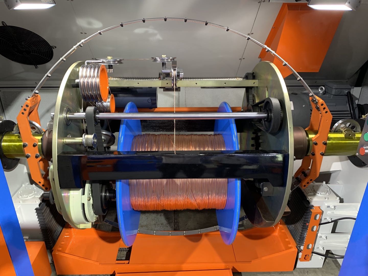 7.5kw 2000RPM Cable Twisting Machine 0.41 / 0.52 / 0.64mm Wire Twist ...